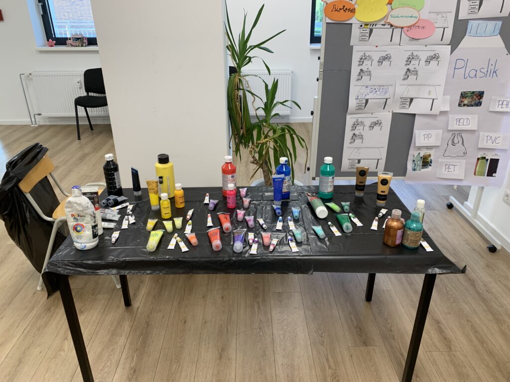 Kreative Aktion für Menschen aus dem Autismus anlässlich des Welt ...